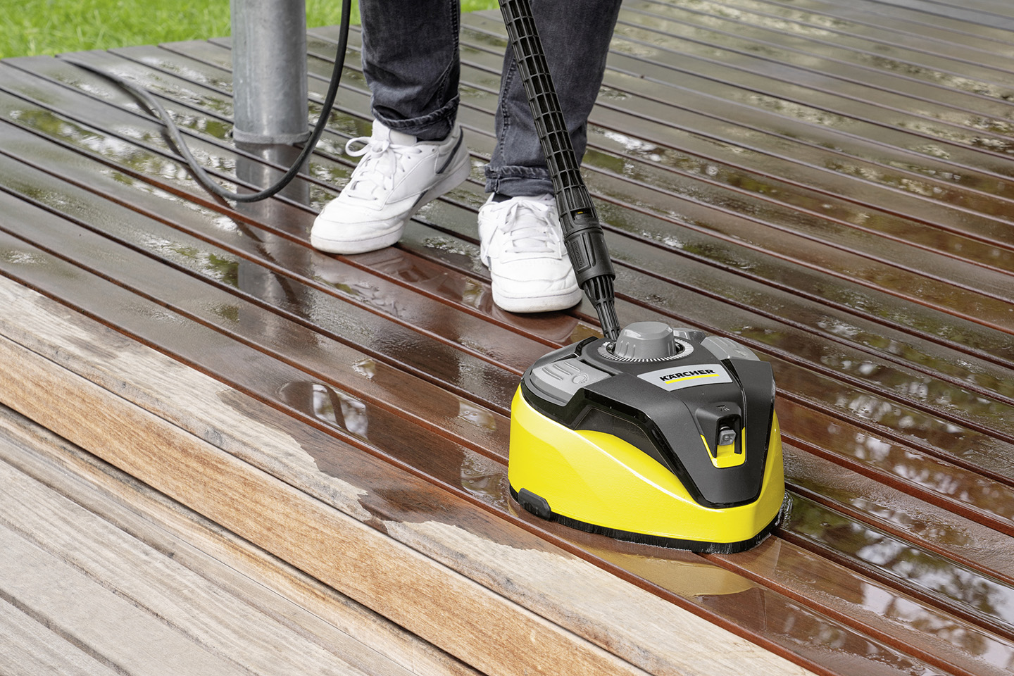 Slik vasker du terrassen raskest mulig | Obsbygg.no