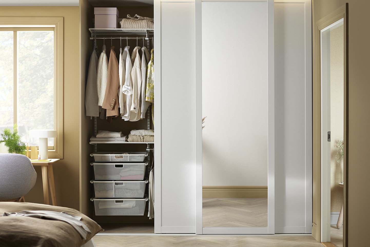 Slik planlegger du skyvedørsgarderoben din | Obsbygg.no
